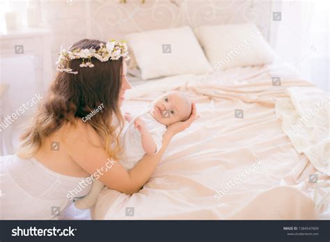 Young Cute Mom Wreath Cherry Blossoms Stock Photo 1384547609 | Shutterstock