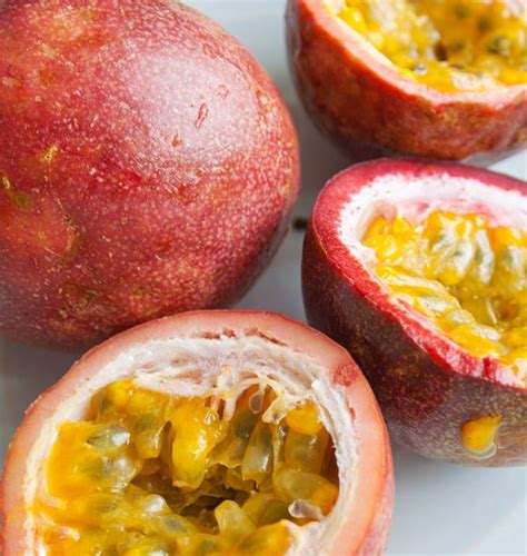 Маракуйя (passion fruit) - очень распространенный во Вьетнаме фрукт. На ...