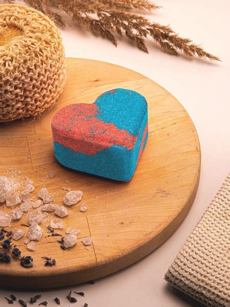 Бомбочка для ванны TURANICA Сердце бурлящее "Черничное SPA" - купить с ...