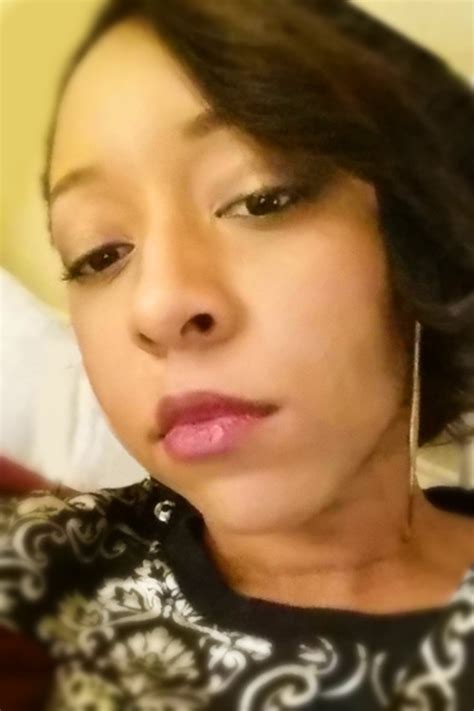 thumbs.pro : asieybarbie:asieyonce:i really hate taking selfies, but i’ll post this anyway hi ...