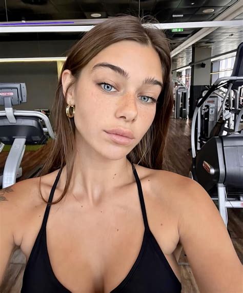 Milana Vino : r/Models