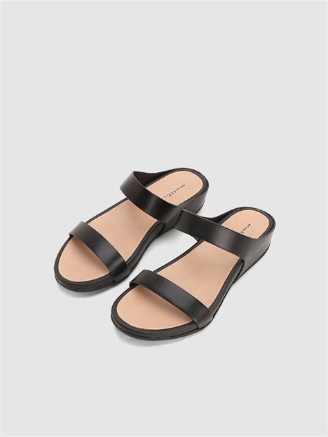 Amari Flat Slides – Matthews