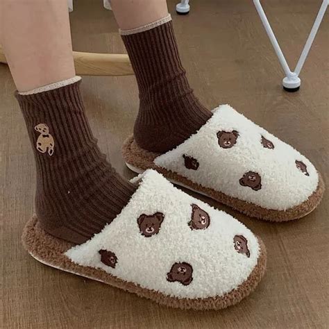 Pin by 𝑺𝒊𝒎𝒑𝒐𝑻𝒐𝒘𝒏🪺 on slippers | Cute slippers, Funny shoes, Slippers