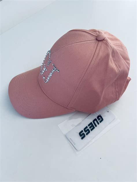 Guess dámska čiapka | outletbaja.sk