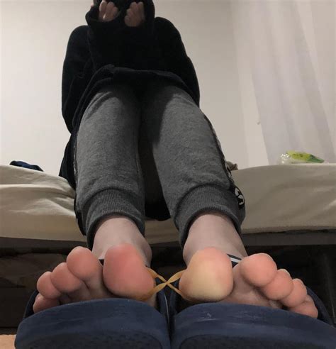 Tied toes by Dasistgutvery on DeviantArt