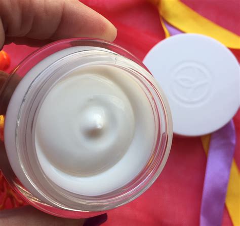 Yves Rocher Регенерирующий крем Pure Calendula