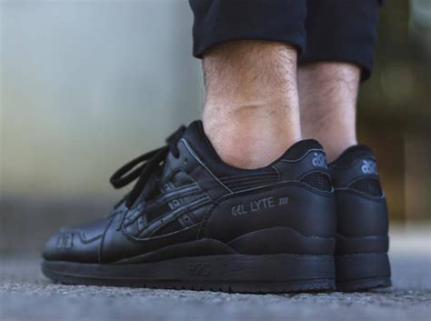 Asics Gel Lyte III "Triple Black" - SneakerNews.com