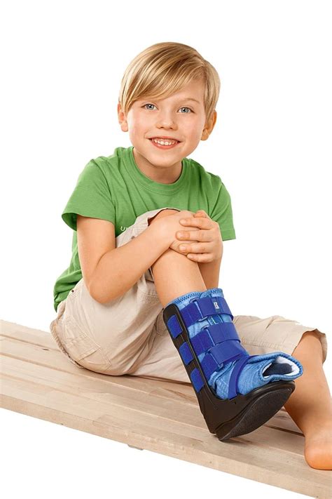 Ортез голеностопный нерегулируемый жёсткий medi WALKER Boot детский ...