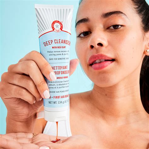 First Aid Beauty Deep Cleanser with Red Clay | Hamilton Place
