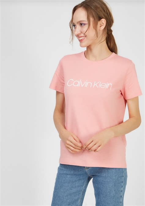 Женская розовая футболка CORE LOGO от CALVIN KLEIN - купить в Киеве ...