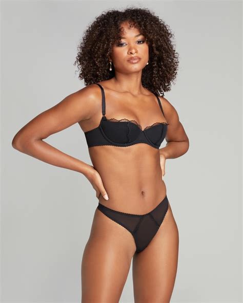 Черные трусы стринги Sara Agent Provocateur – нет в наличии