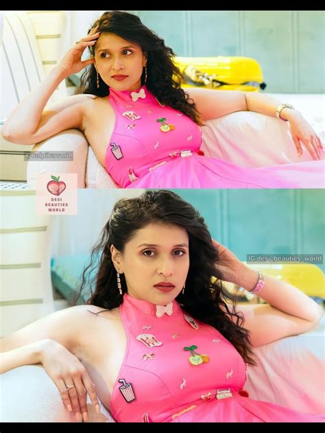 Thick arms and broad pits of Mannara Chopra : r/ArmpitCommunity
