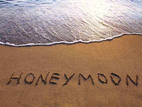 Top Honeymoon Destinations for Couples on a Budget - TravelAlerts