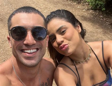 Lexa e o namorado, Ricardo Vianna, se declaram: 'Muito feliz com a gente'
