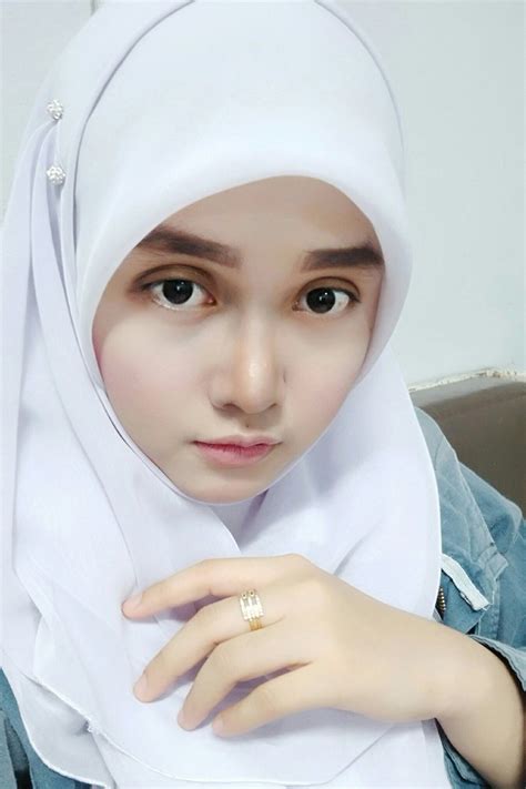 Kumpulan Foto Siswi SMA Pakai Hijab yang Cantik Dan Manis - Dzargon