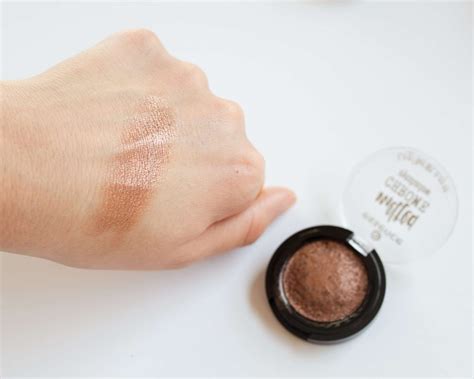 Essence Melted Chrome Eyeshadow Review | Twinspiration