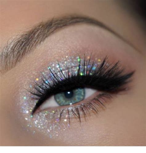 Макияж глаз | Ideias de maquiagem, Maquiagens com glitter, Maquiagem ...