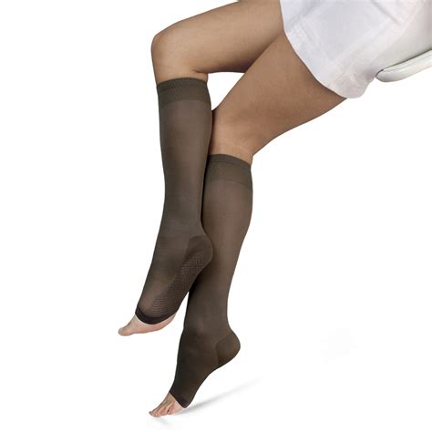 Calze elastiche, collant contenitivi, gambaletti a compressione ...