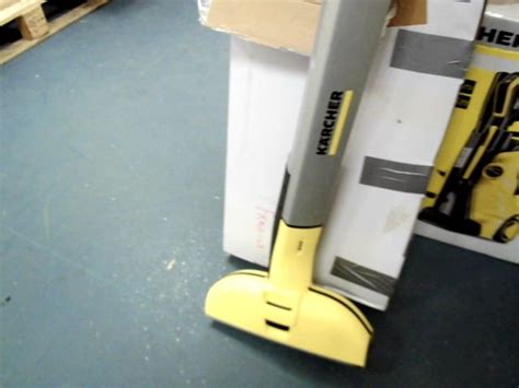 KARCHER FC3 CORDLESS HARD FLOOR CLEANER 3126091-Simon Charles Auctioneers