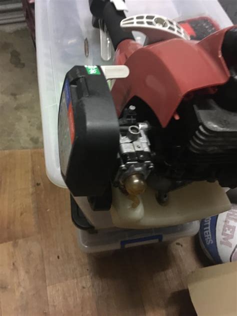 John Deere E100 lawn tractor leaking oil onto muffler : r/smallengines