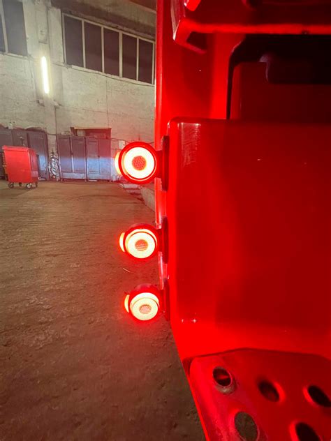 Фонарь габаритный 12-24v Красно-белый неон