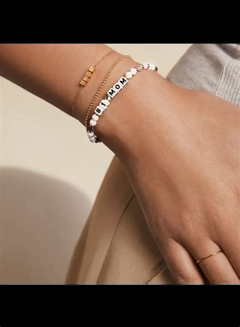 #1 Mom Bracelet - Shop Barron's