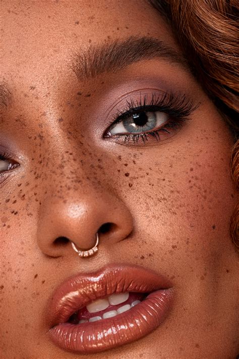 Honey bee on Behance