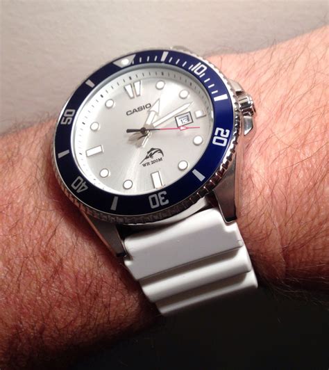 Understand and buy > casio mdv106 white dial > disponibile