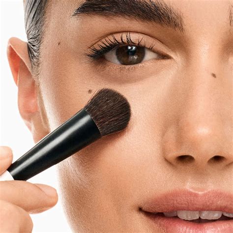 About – MAKEUP BY MARIO