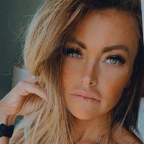 Whitney Connor (@whit_lee_22) • Threads, Say more