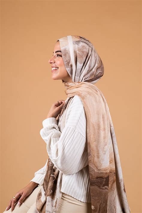 How to Tie Your Hair Under Hijab: Quick and Easy! - EMMA