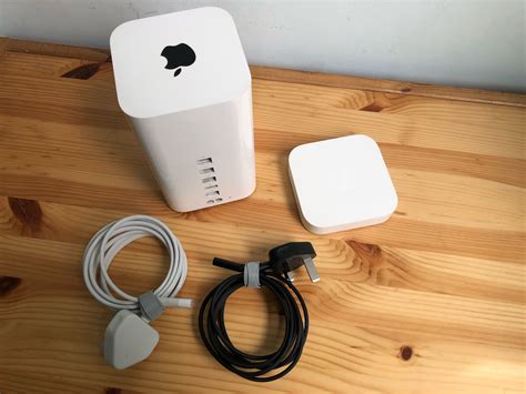 Apple Airport Time Capsule - 2TB and Airport, TV & Home Appliances, TV ...