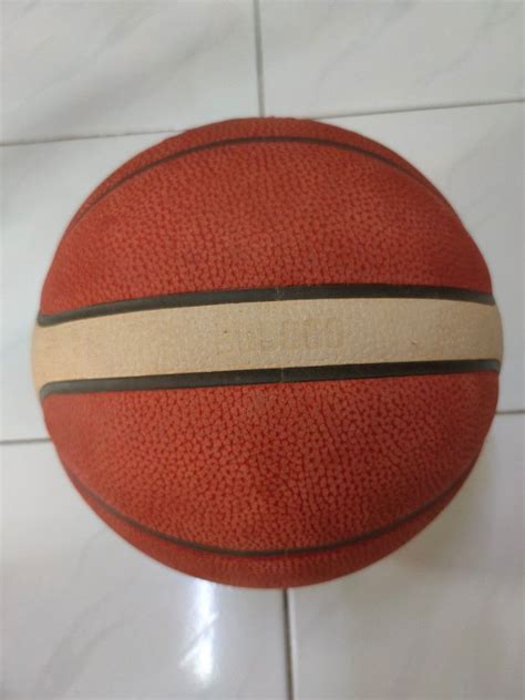 MOLTEN B7G5000 (along with needle), Sports Equipment, Sports & Games ...