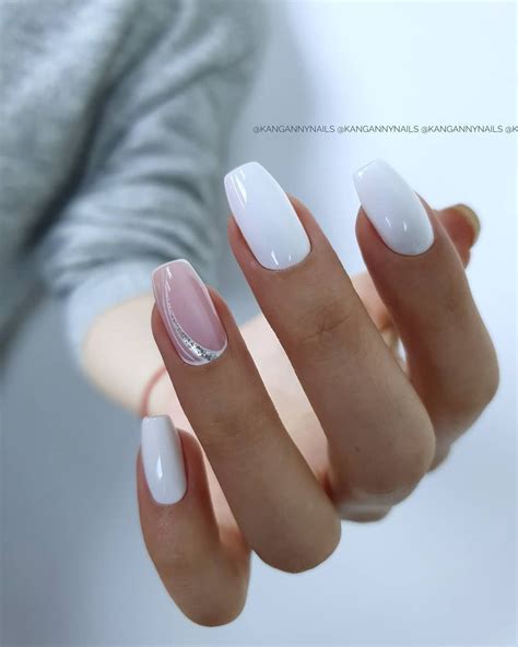 Белый маникюр 2024 - стильные идеи дизайна ногтей | Stylish nails, Gel ...