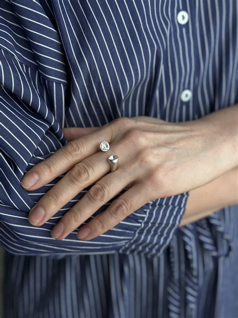 Кольцо безразмерное с двумя прозрачными кристаллами Swarovski, Турция ...