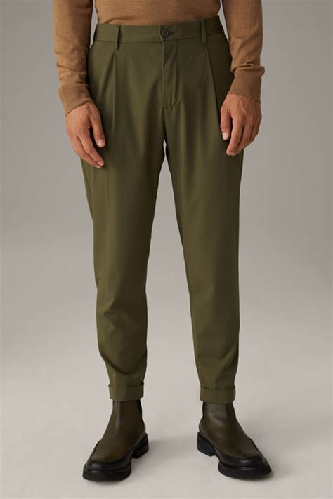 Die neuesten Looks von Strellson jetzt online entdecken.