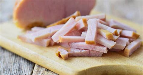 Салаты с ветчиной - 10 вкусных рецептов приготовления с пошаговыми фото