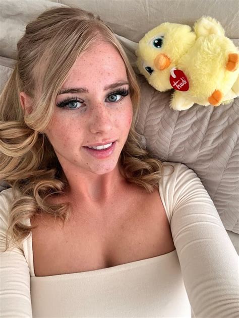 Can I be your freckled GF : r/FreckledGirls