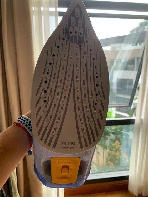 Philips GC4535 Azur Iron 2400w, TV & Home Appliances, Irons & Steamers ...