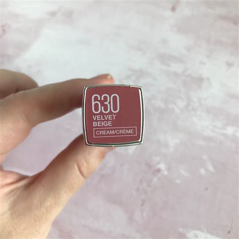 Красивый насыщенный нюд. Помада Maybelline Color Sensational в оттенке ...