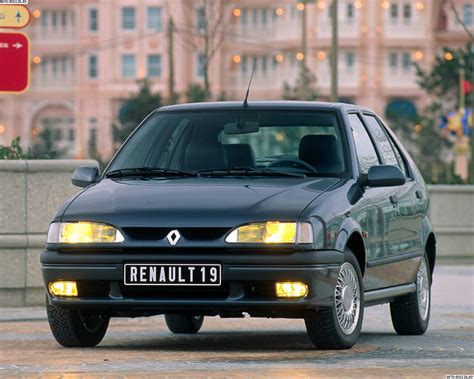Renault 19: цена, технические характеристики, фото Рено 19, отзывы, обои
