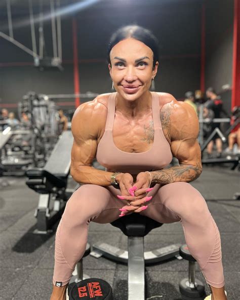 Anna Kochkar (annakoka_official)