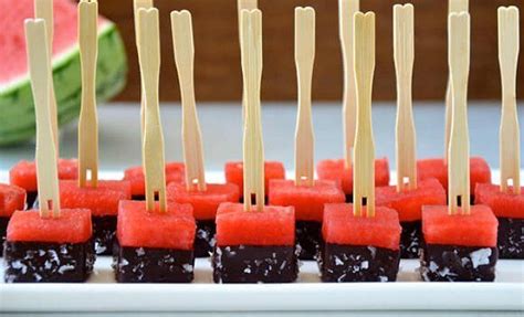 Арбуз в шоколаде на десерт | Рецепты (Огород.ru) | Fruit desserts easy ...