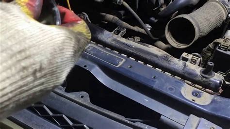 Замена радиатора охлаждения на Шевроле Эпика 2008 года Chevrolet Epica ...