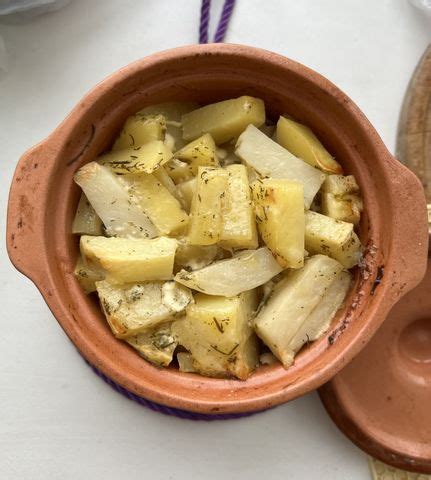 Мясо в горшочке с острым перцем чили – пошаговый рецепт приготовления с ...