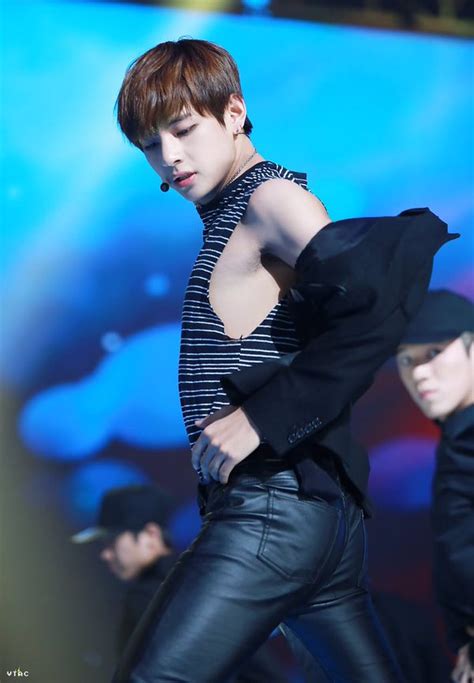 20+ горячих фото участников BTS в кожаной одежде - K-pop