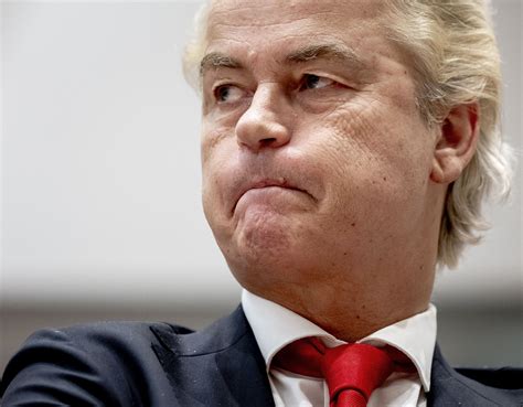Mopperend besluiten Wilders en collega’s op laatste moment: dan moet de ...