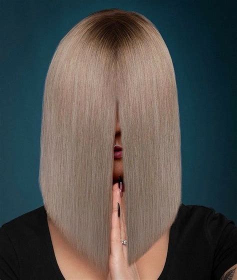 Pin di Petite Cuyer su Coiffure | Capelli lisci, Capelli, Frangetta