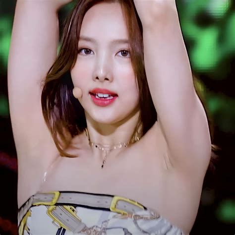 NAYEON TWICE : r/KpopArmpit