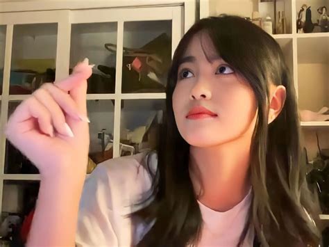 Pin oleh hanz hanxz di Adel | Orang cantik, Penyimpanan foto, Gadis-gadis cantik